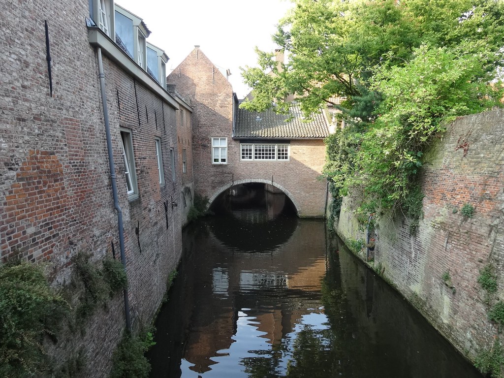 Rondvaart over de Binnendieze in Den Bosch: een unieke tocht - Mooiste ...